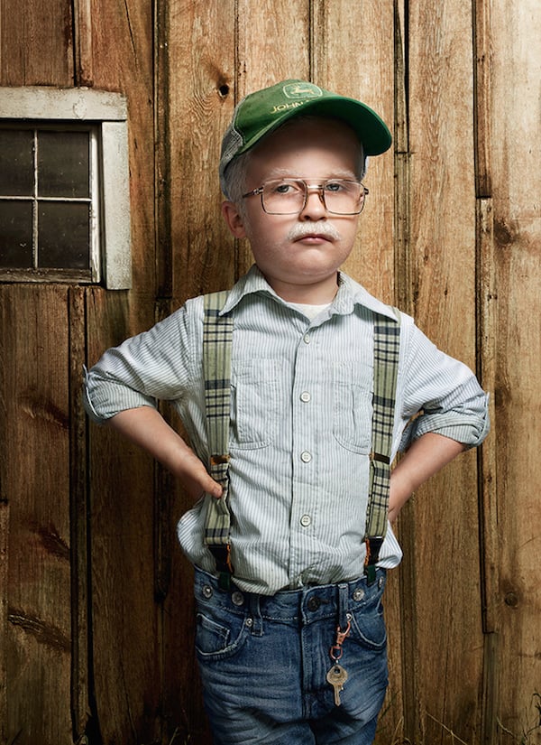 Divertidas fotos de bebés disfrazados como adultos mayores