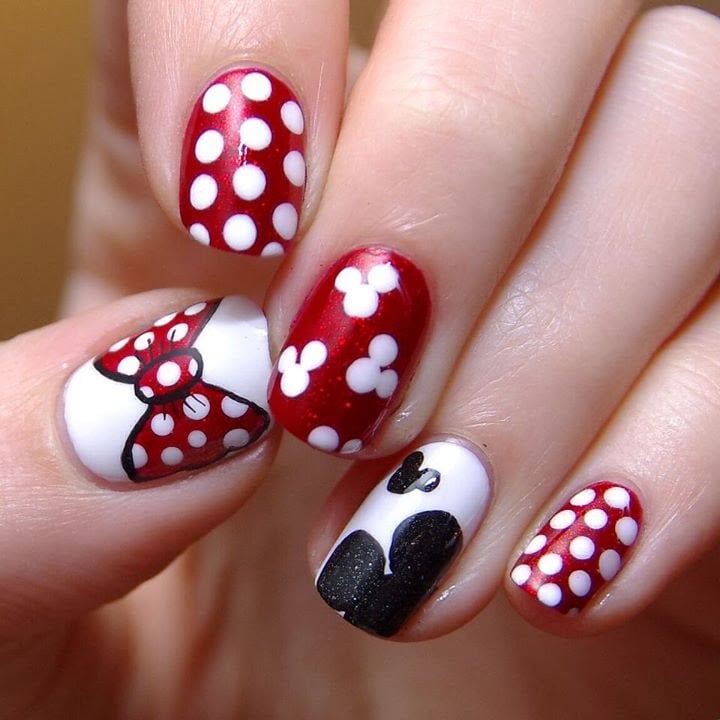 30 creativas ideas para decorar tus uñas con un color rojo