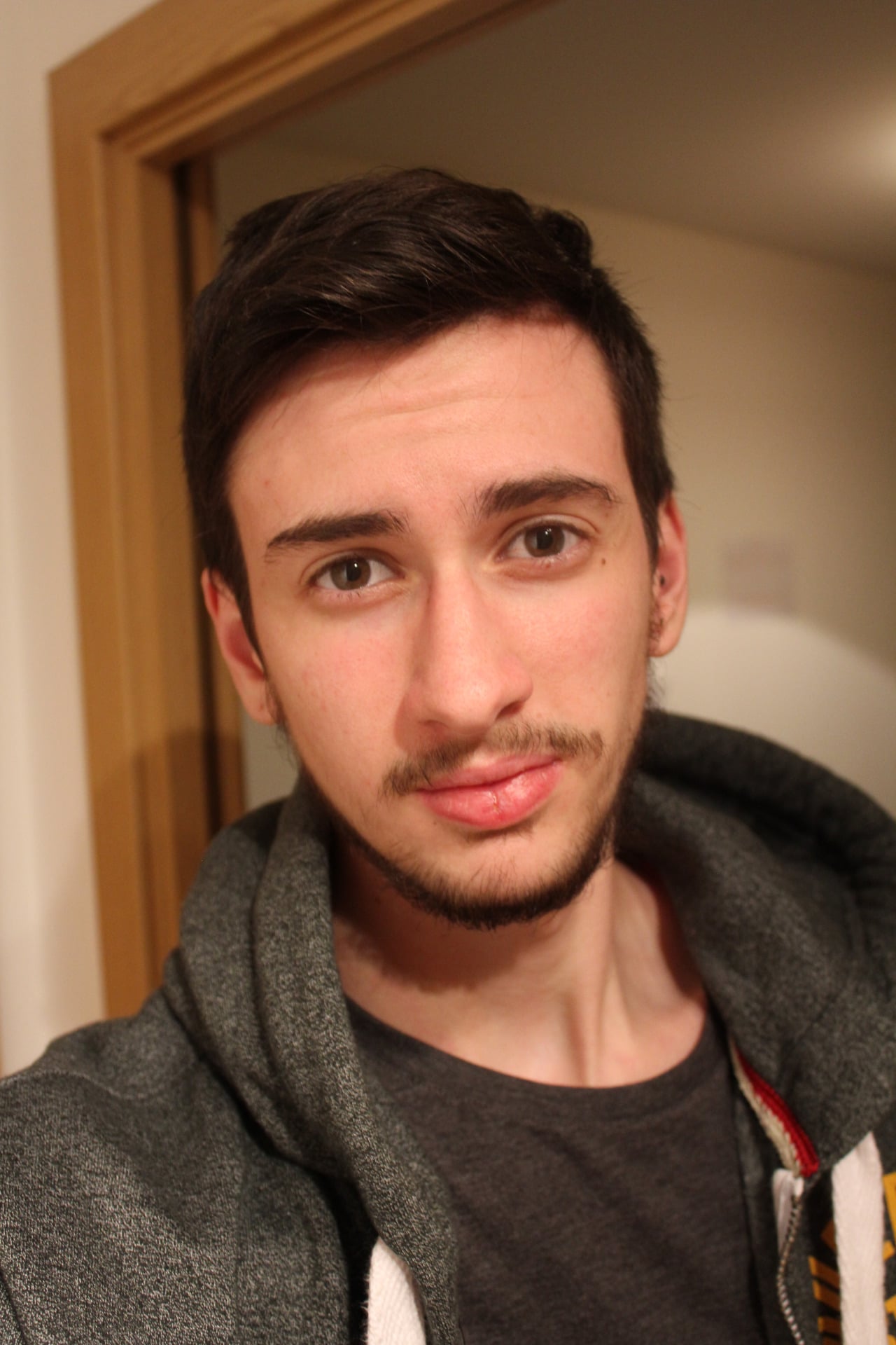 Este chico se tomó un selfie cada día para mostrar su cambio