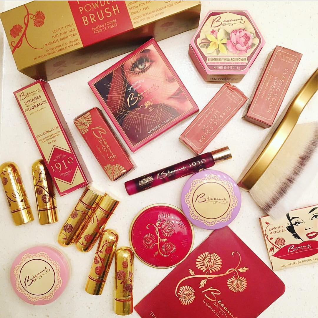Cosméticos vintage con un toque de elegancia para la mujer