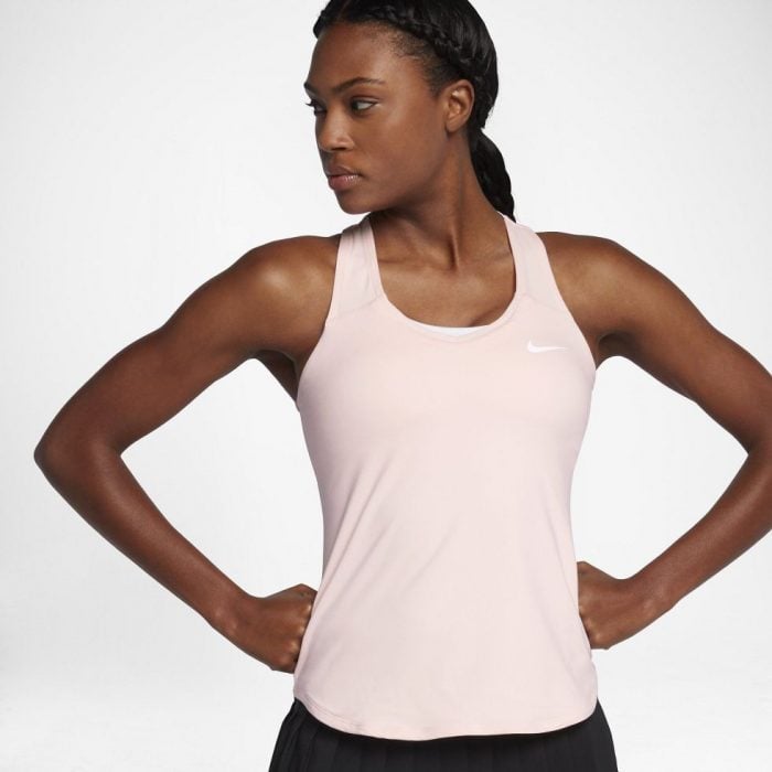 Nike acaba de lanzar su nueva línea deportiva en color rosa