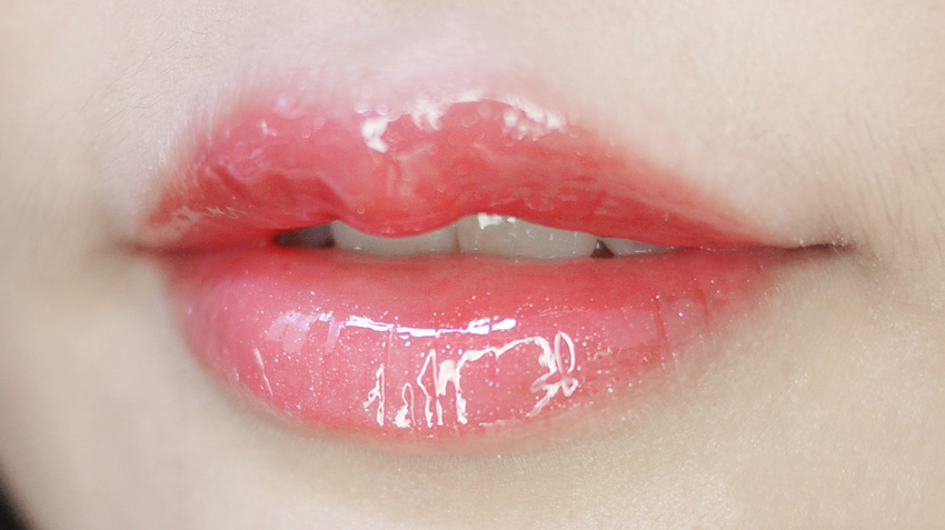 El glossy es la tendencia que regresó desde los años 90’s