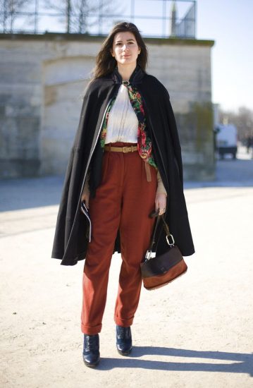 15 Looks con capas, una prenda que no es solo para heroínas