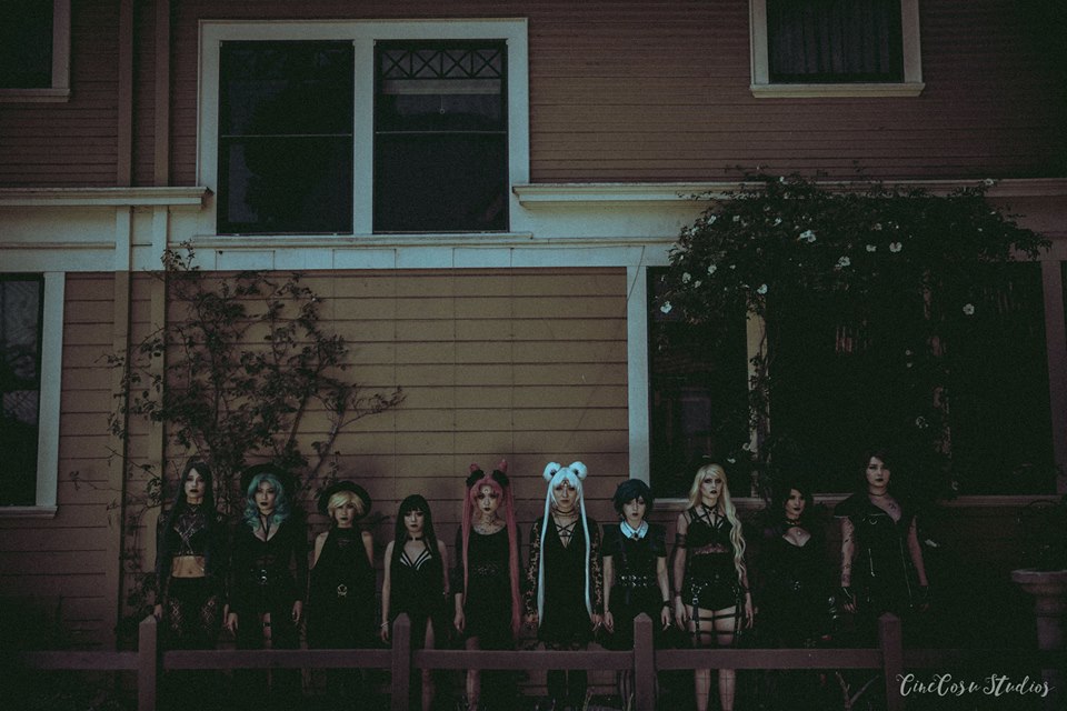Fotógrafos convirtieron a Sailor Scouts en chicas góticas