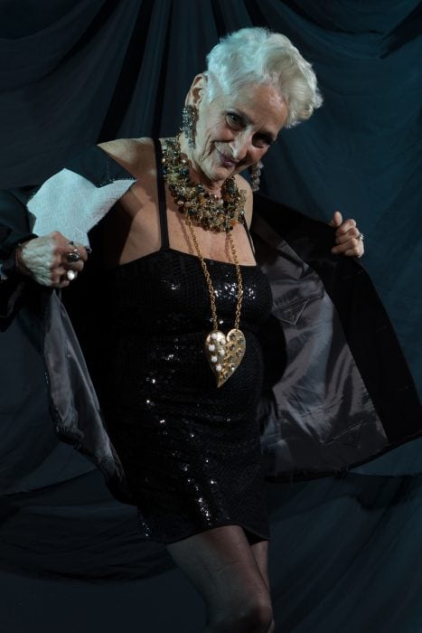 Abuela de 82 años se vuelve la sensación en Tinder