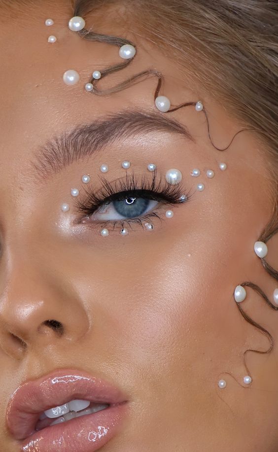 15 Divine Crystal Eye Makeup Ideas You'll Definitely Love - World Stock ...