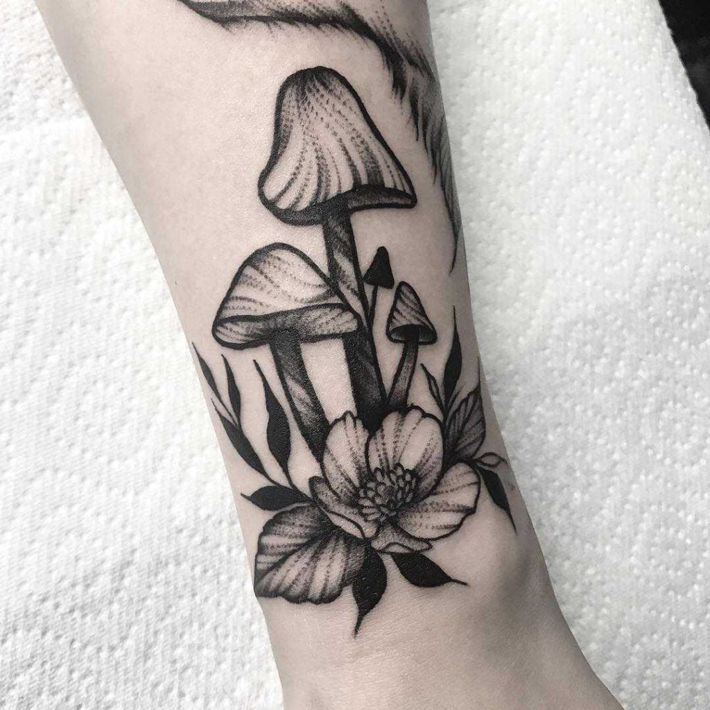Ideas de tatuajes de honguitos originales que te enamorarán