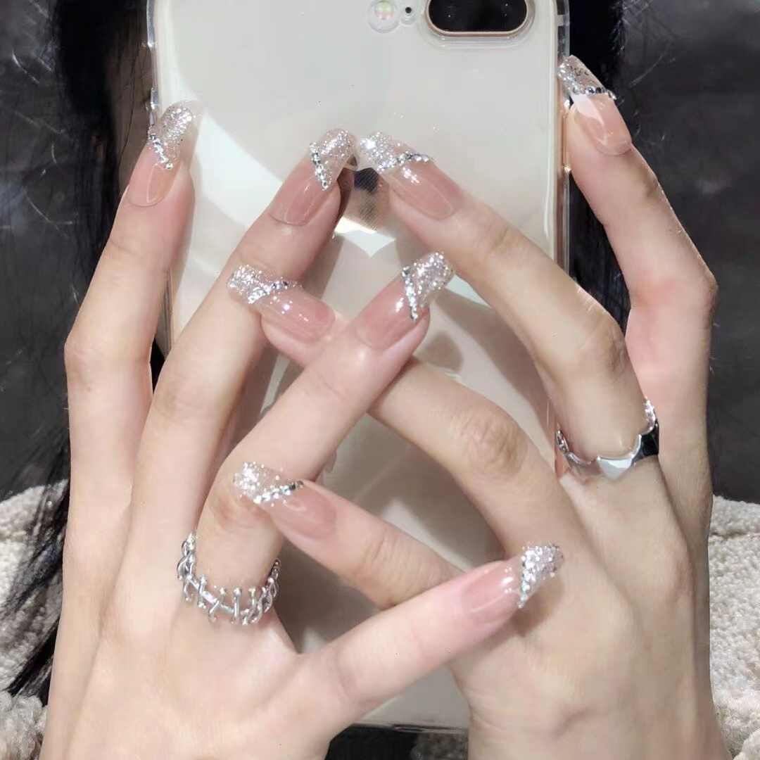 15 Ideas de uñas transparentes de cristal que debes probar