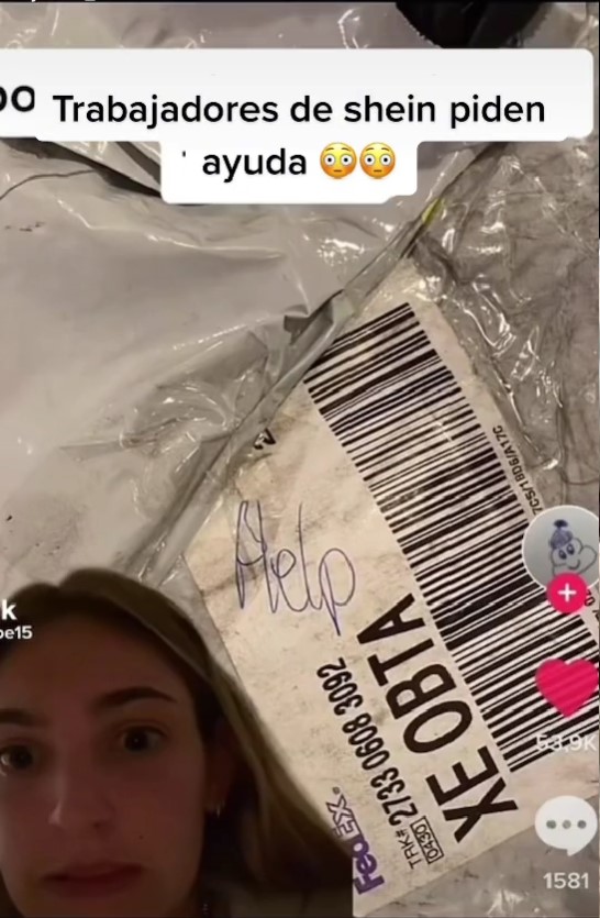 Empleados de Shein piden ayuda en las etiquetas de ropa