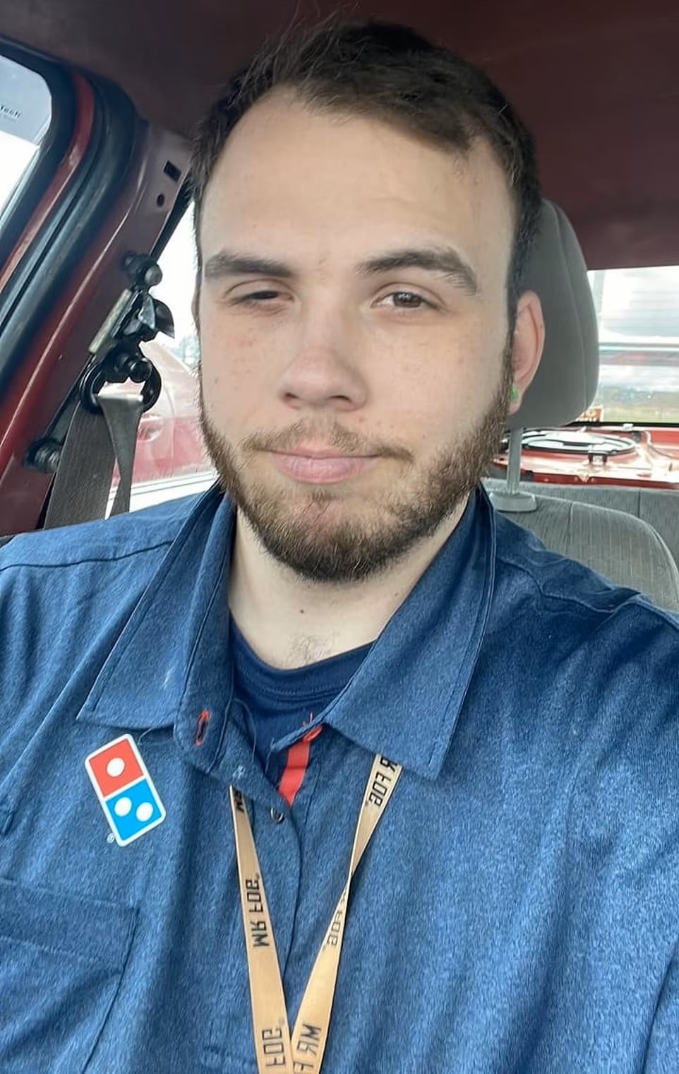 Repartidor de pizzas se convierte en héroe al rescatar a cinco niños de ...