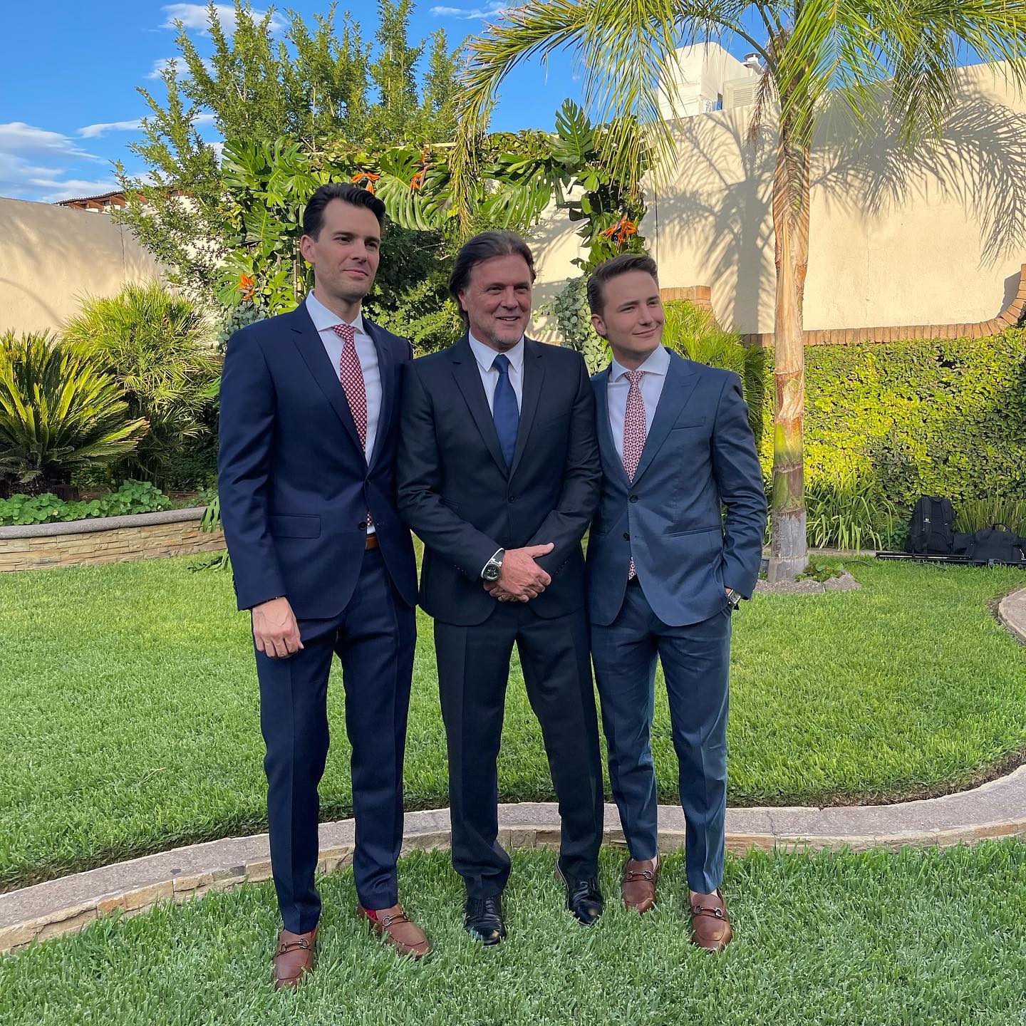 Actor René Strickler celebra la boda de su hijo con su novio