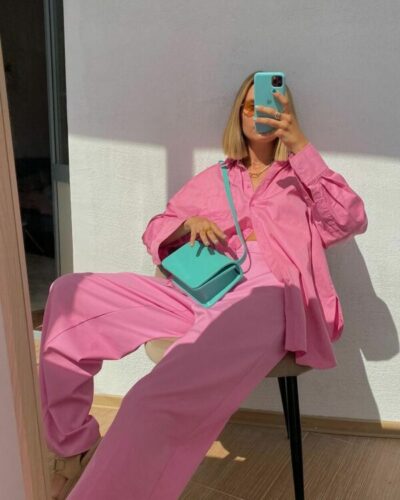 15 Ideas de cómo usar pantalones rosas sin morir en el intento