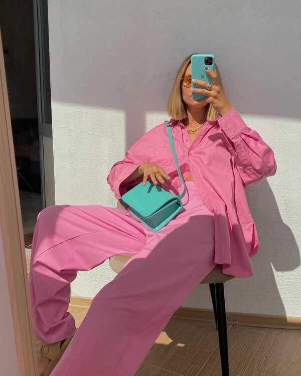 15 Ideas de cómo usar pantalones rosas sin morir en el intento