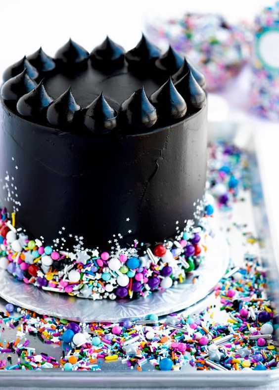 15 Pasteles que son negros pero que le pueden gustar a mamá