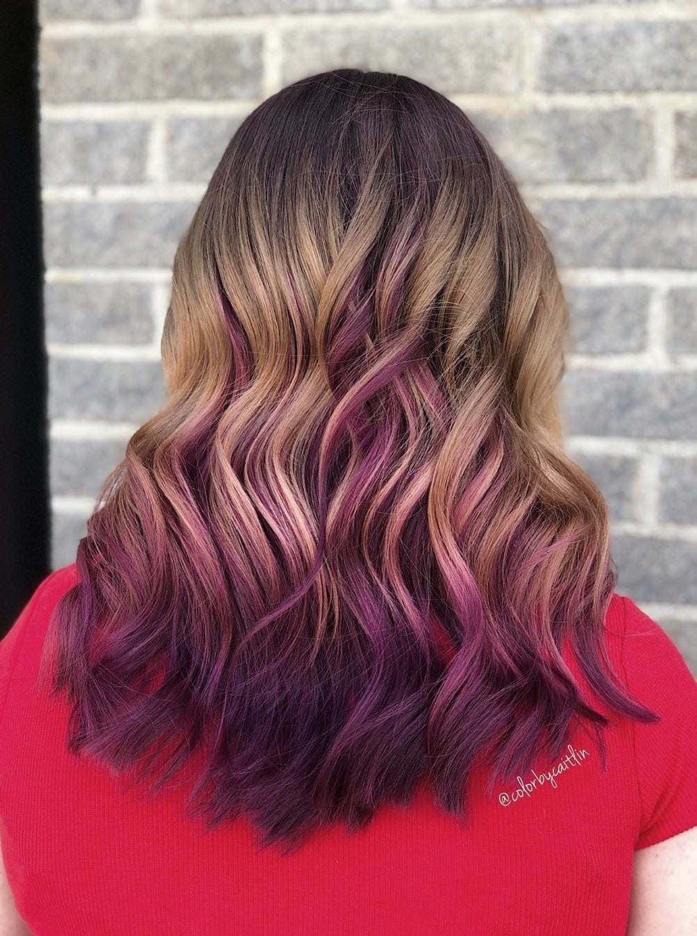 15 Maneras de llevar el cabello color vino que te encantarán