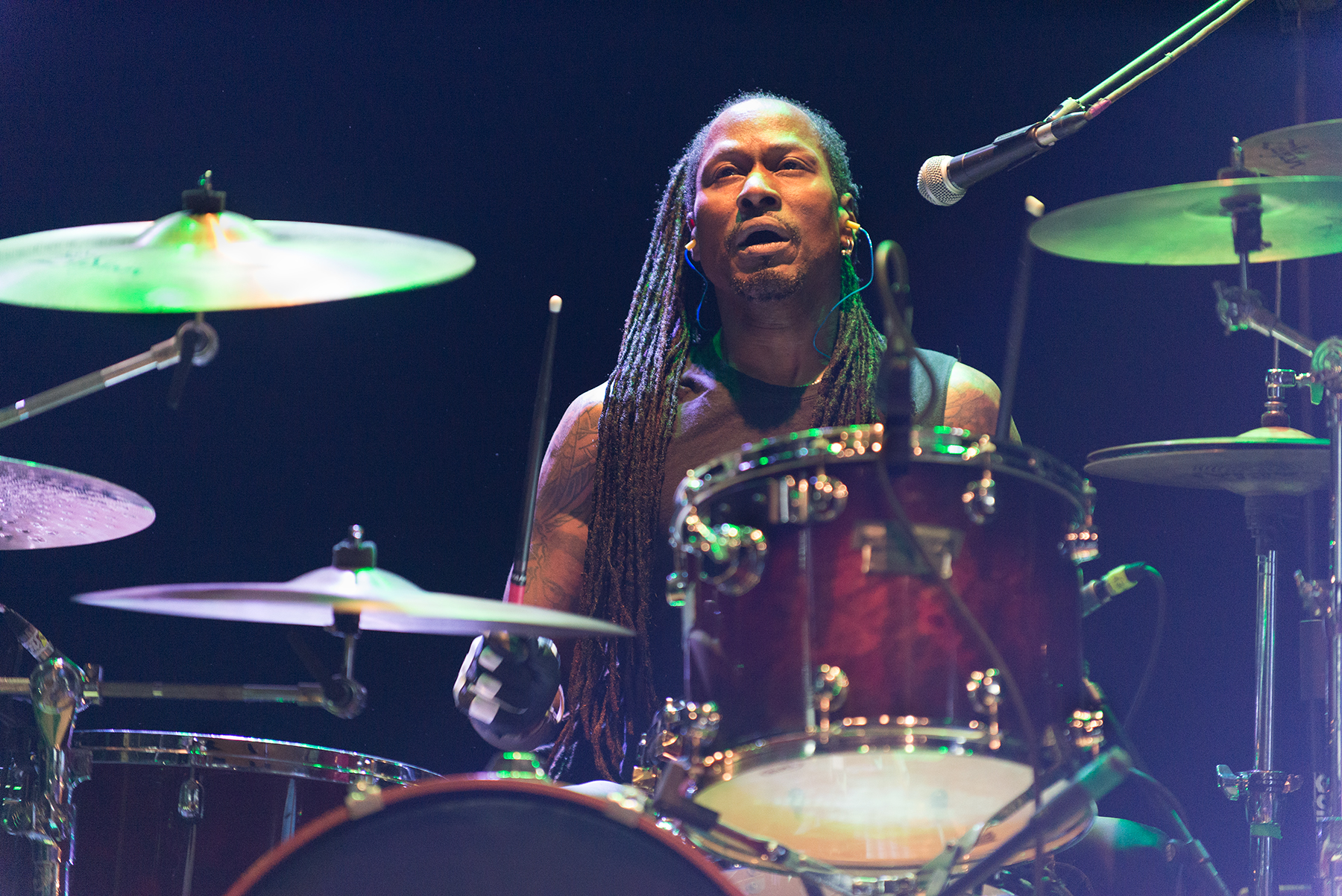 Muere a los 63 años, ‘D.H Peligro’ baterista de Red Hot Chili Peppers ...