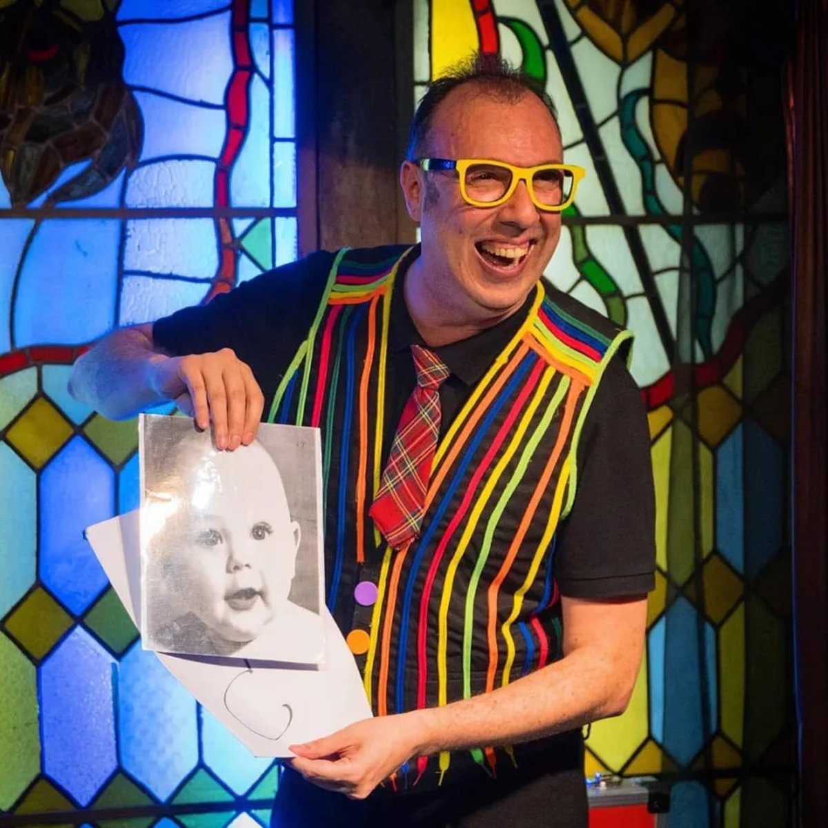 Mago muere de un infarto en pleno escenario durante un show