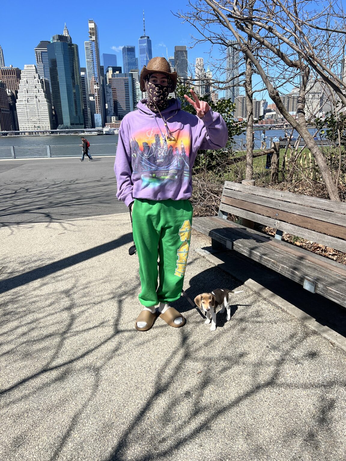 Bad Bunny dedicó video de Ojitos lindos a su perrita Sansa