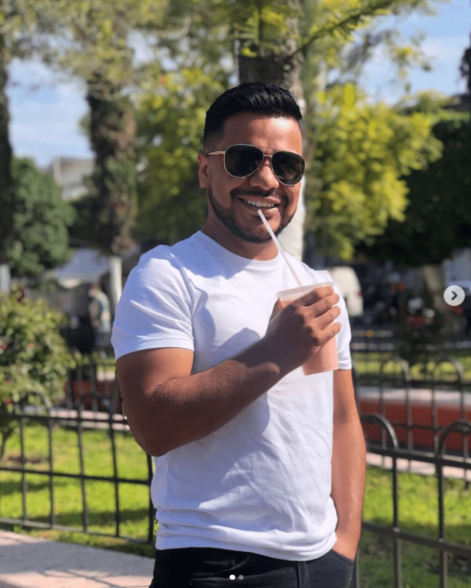 Mariachi toca en la casa de su ex para ella y su nuevo novio