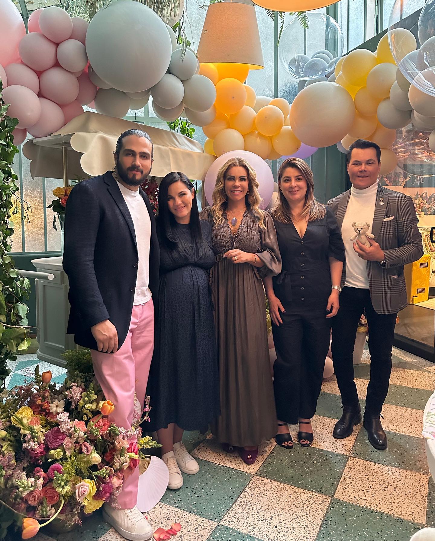 Maite Perroni y Andrés Tovar celebran baby shower de su hija